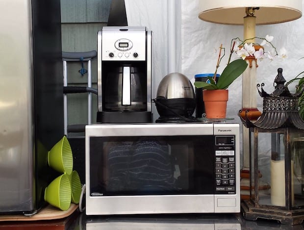 Can You Put a Coffee Pot in the Microwave? | Bean Poet